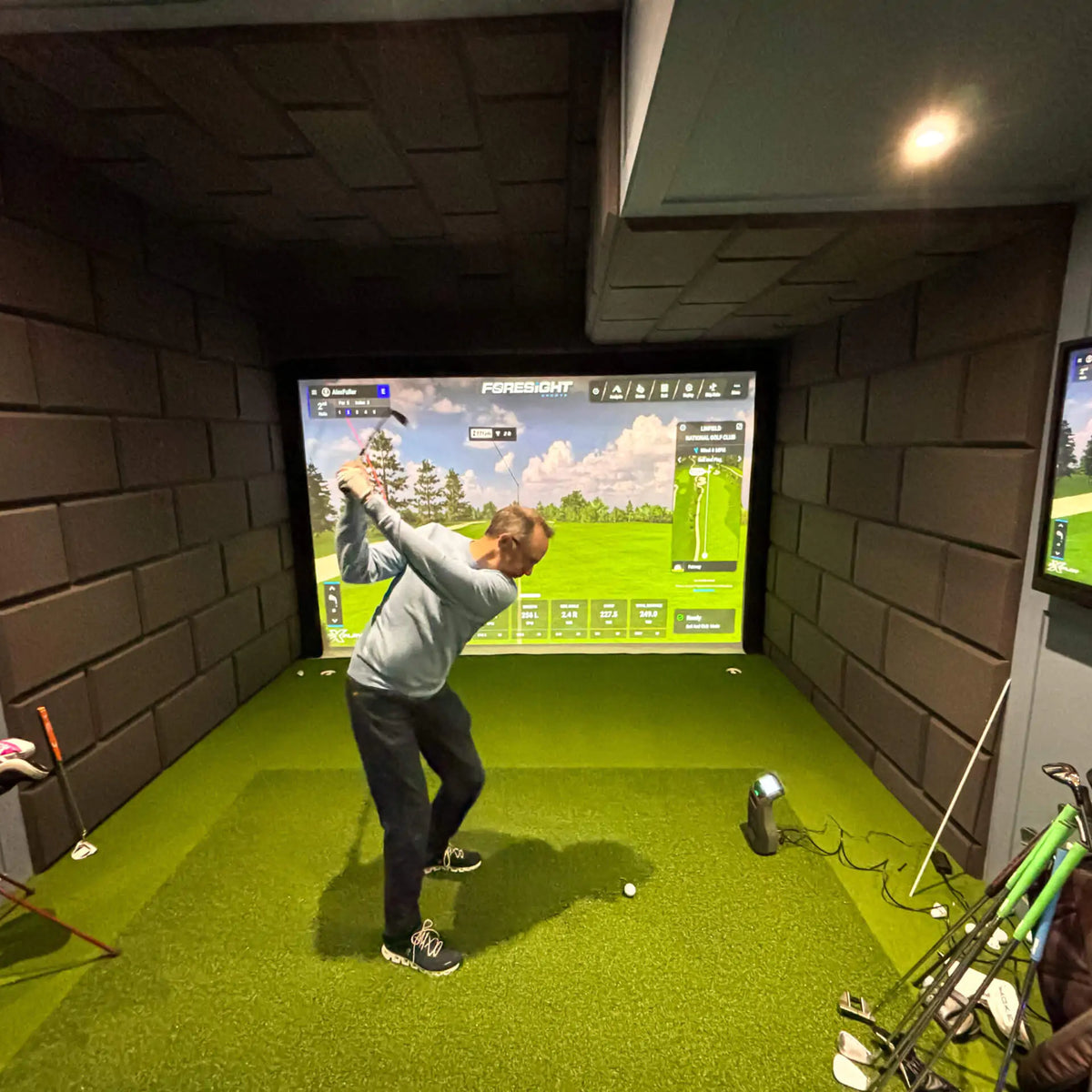 Ultimate Guide to Golf Simulators – Home Golf Direct